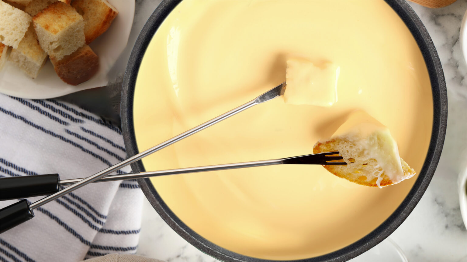 Fondue | Traditional Cheese Fondue Recipe | Swissmar